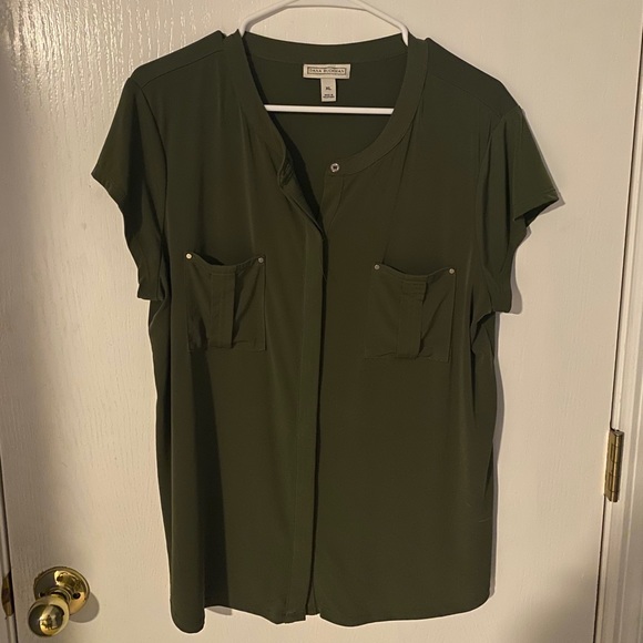 Dana Buchman | Tops | Olive Green Short Sleeve Buttonup Blouse | Poshmark